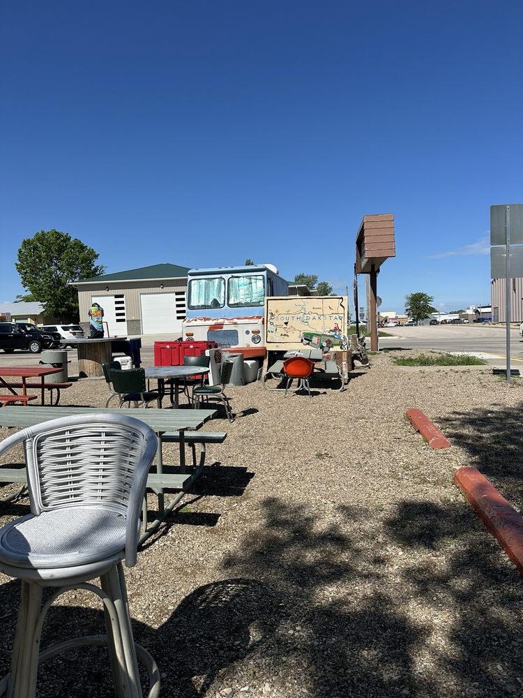 WAKIN’ BACON - Updated June 2024 - 606 Glenn St, Wall, South Dakota ...