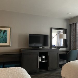 HAMPTON INN MONTEREY - 139 Photos & 94 Reviews - 2401 Del Monte Ave ...