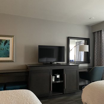 HAMPTON INN MONTEREY - 154 Photos & 102 Reviews - 2401 Del Monte Ave ...