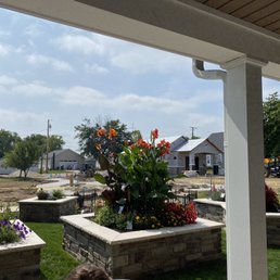 DO GOOD - Updated December 2025 - 15 Photos & 25 Reviews - 25 W Main St ...