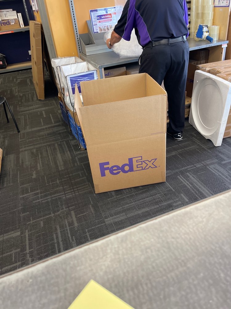 FEDEX OFFICE PRINT & SHIP CENTER - Updated May 2026 - 25 Photos & 313 ...