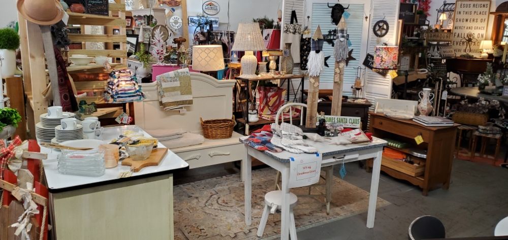 ADA’S ATTIC - Updated October 2025 - 22 Photos - 157 W Main St, Lavonia ...