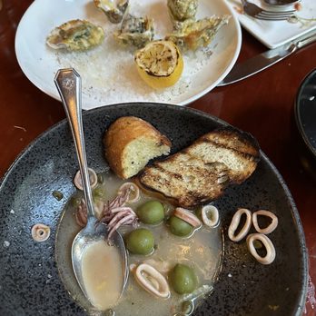 SHUCKERS OYSTER BAR - 629 Photos & 580 Reviews - 411 University St ...