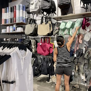LULULEMON - Updated August 2025 - 391 Photos & 233 Reviews - 1450 Ala ...