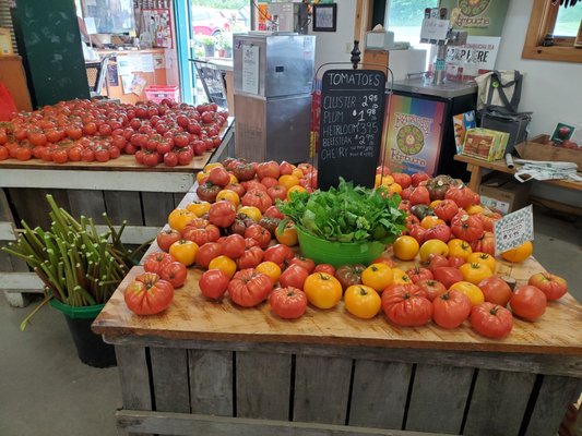 DUTTON FARM STAND - Updated June 2024 - 19 Photos - 2083 Depot St ...