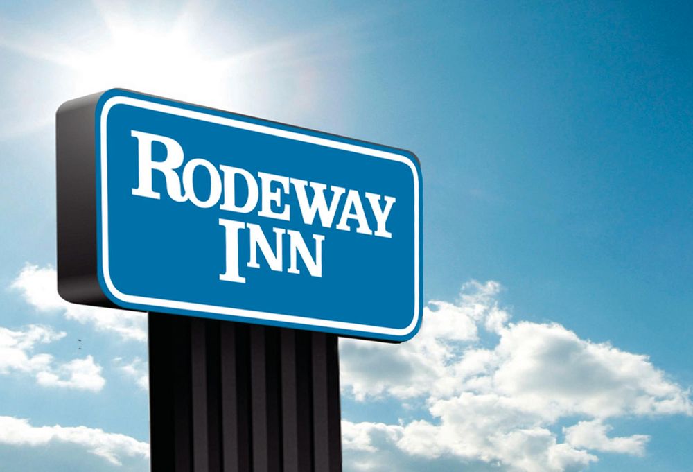 RODEWAY INN & SUITES - Updated June 2025 - 139 NE Goodfellow Street ...