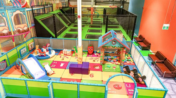 FUNVILLA - Updated October 2025 - 10 Photos - 335 Gage Avenue ...