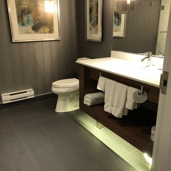 DELTA HOTELS BY MARRIOTT WATERLOO - Updated October 2025 - 179 Photos ...