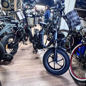 BIKE REVOLUTION BIKE SHOP - Updated August 2024 - 254 Photos & 472 ...