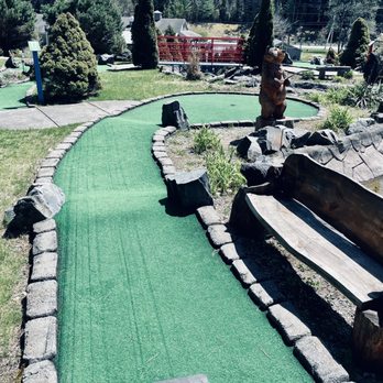 QUECHEE GORGE MINI GOLF - Updated September 2025 - 13 Photos & 10 ...