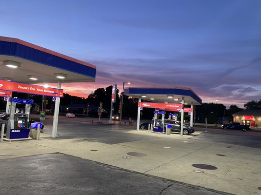 MIAN’S CLARK GAS STATION - Updated December 2024 - 7535 W Bluemound Rd ...