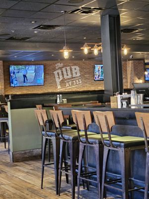 THE PUB AT 333 - Updated December 2025 - 188 Photos & 201 Reviews - 333 ...