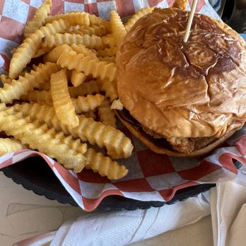 LULU’S BAIT SHACK - Updated March 2025 - 904 Photos & 921 Reviews - 17 ...