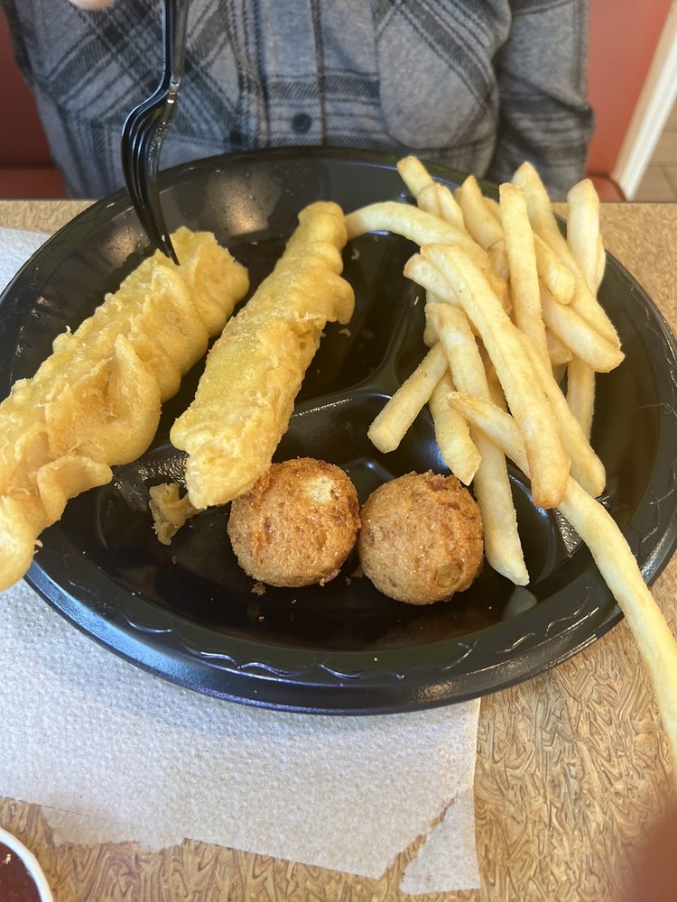 CAPTAIN D’S - Updated December 2025 - 14 Reviews - 3209 S McKenzie St ...