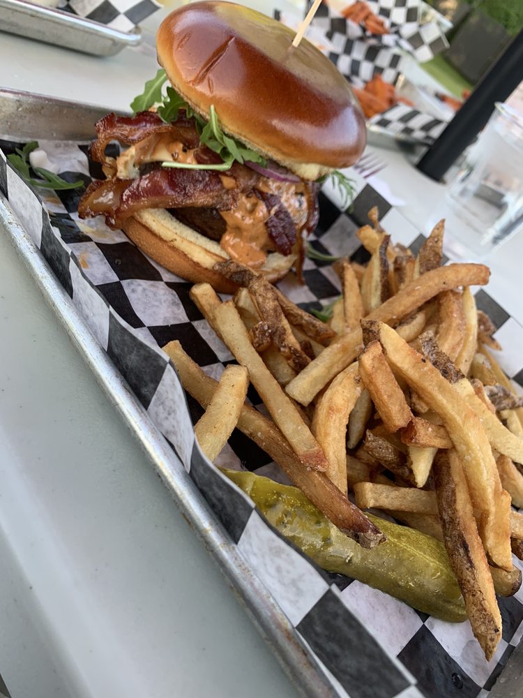 KNOX TRAIL INN - Updated June 2024 - 73 Photos & 48 Reviews - 1898 E ...