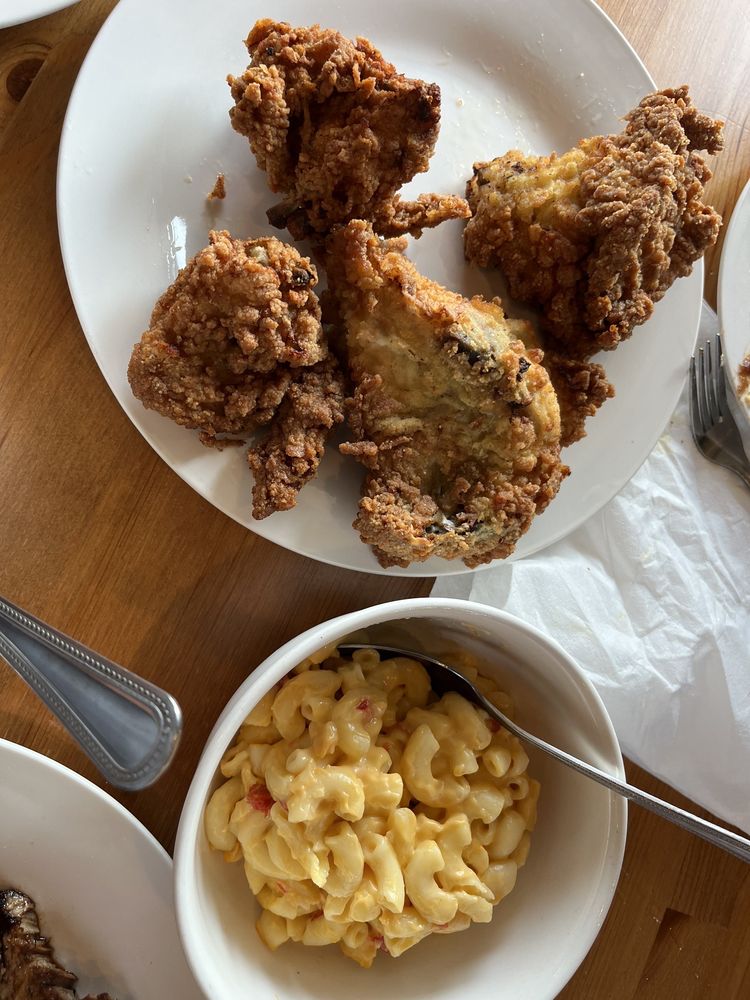 THE BLACKSBURG TAVERN - Updated September 2024 - 100 Photos & 204 ...