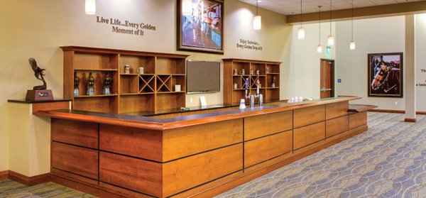 STRAUB DISTRIBUTING - Updated December 2025 - 24 Photos - 4633 E La ...