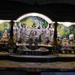 ISKCON HAWAII - 14 Photos & 10 Reviews - 51 Coelho Way, Honolulu ...