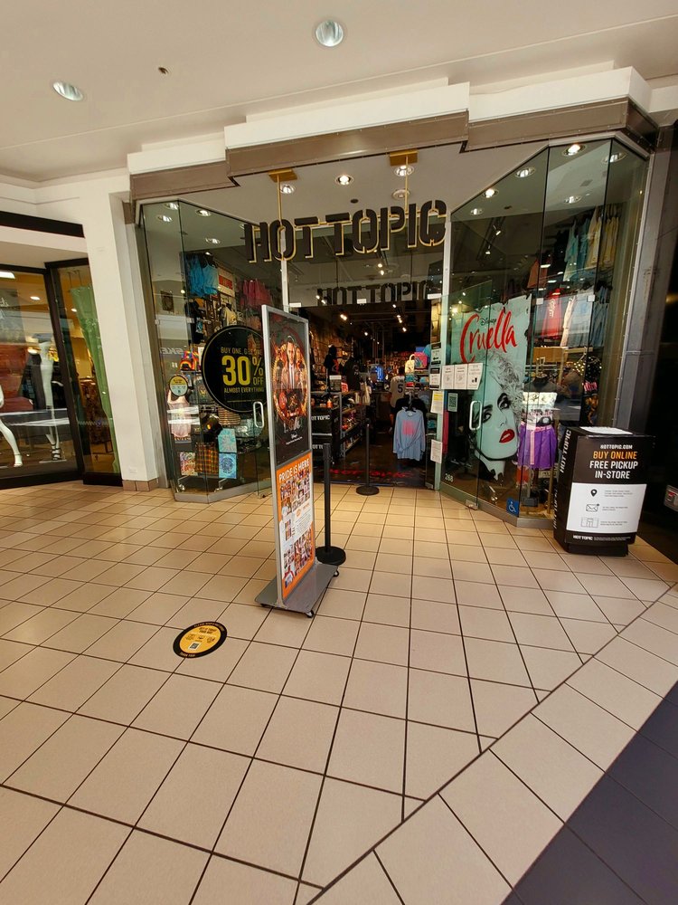 HOT TOPIC - Updated June 2025 - 23 Photos & 37 Reviews - 268 Plaza Dr ...