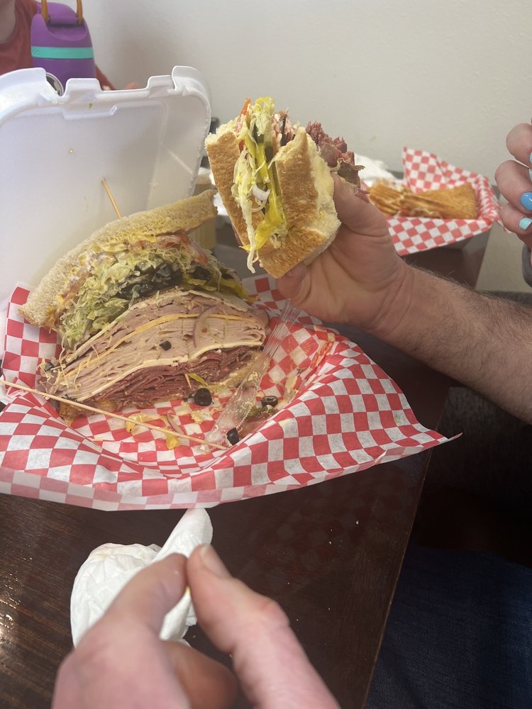 ISLAND VIEW MARKET & DELI - 28 Photos & 16 Reviews - 1607 Columbia Park ...