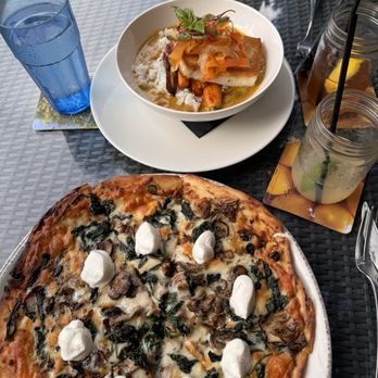 THE TREE HOUSE TAVERN & BISTRO - Updated October 2024 - 1730 Photos ...