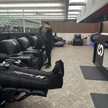 CLUB STUDIO - Updated December 2025 - 319 Photos & 437 Reviews - 5715 ...