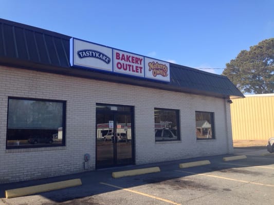 FLOWERS BAKERY OUTLET STORES - Updated December 2025 - 810 E Pinner St ...