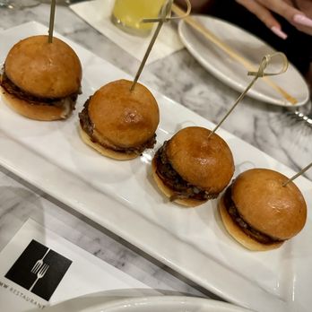 MW RESTAURANT - 10364 Photos & 1389 Reviews - 888 Kapiolani Blvd ...