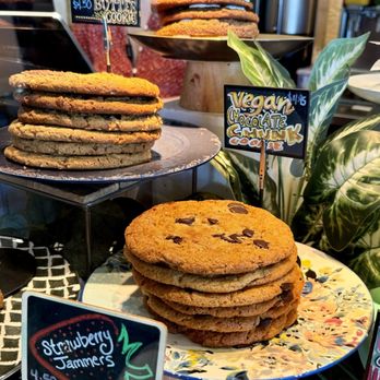 BEATRIX - Updated March 2025 - 822 Photos & 524 Reviews - 272 Oakbrook ...