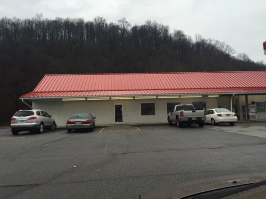 ATKINS TANK - Updated July 2025 - 5533 Lee Hwy, Atkins, Virginia ...