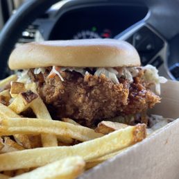 CLUCKERS - Updated July 2024 - 134 Photos & 85 Reviews - 600 S Center ...