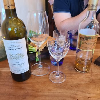 FLX TABLE - Updated August 2024 - 472 Photos & 108 Reviews - 22 Linden ...