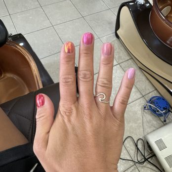 MINI NAILS - Updated December 2025 - 89 Photos & 169 Reviews - 1621 ...