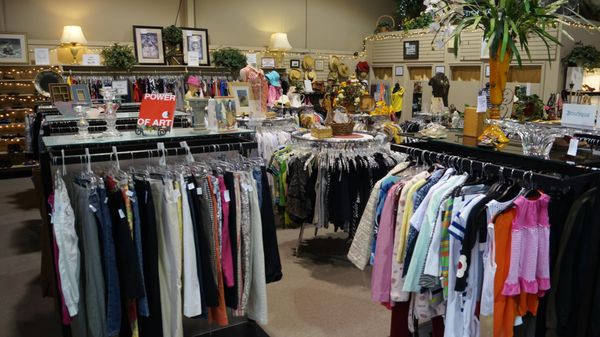 THE HAND ME UP SHOP - Updated January 2026 - 18 Photos & 41 Real ...