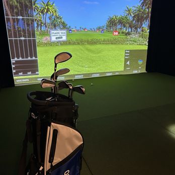 MULLIGANS SPORTS BAR & GOLF CLUB - Updated December 2025 - 67 Photos ...