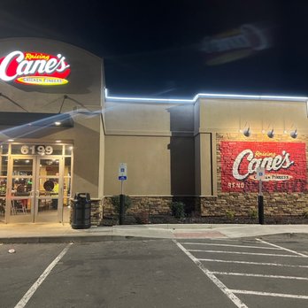 RAISING CANE’S CHICKEN FINGERS - Updated November 2024 - 408 Photos ...