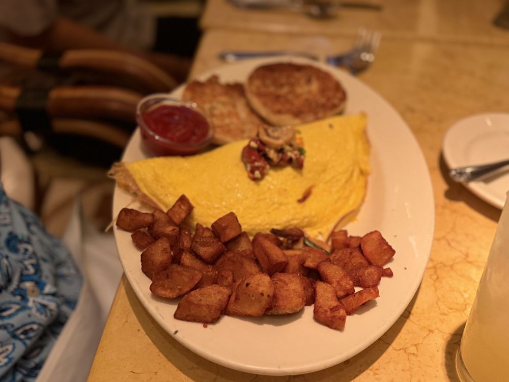 THE CHEESECAKE FACTORY - Updated January 2026 - 882 Photos & 605 ...