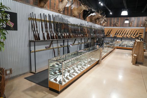 DURY’S GUNS - Updated December 2025 - 31 Photos & 89 Reviews - 1039 NE ...