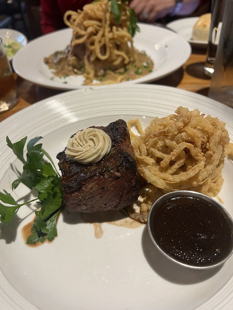 CARSON’S FOOD & DRINK - ON MAIN - Updated September 2025 - 1894 Photos ...