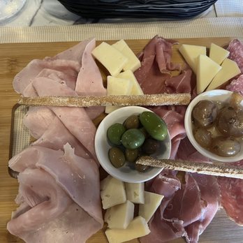DI GUSTO ITALIAN DELI AND TASTING - Updated December 2025 - 33 Photos ...
