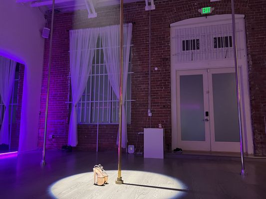 24K POLE DANCE STUDIO - Updated August 2025 - 26 Photos & 23 Reviews - 1035 22nd Ave, Oakland ...