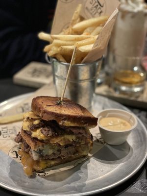 STACK 571 BURGER AND WHISKEY BAR - KIRKLAND - Updated July 2025 - 292 ...