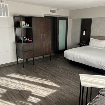 MARRIOTT RIVERSIDE AT THE CONVENTION CENTER - Updated June 2024 - 341 ...