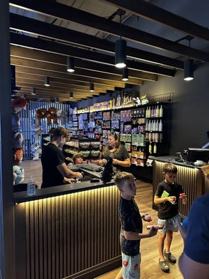 PINHEADS - Updated January 2026 - 47 Photos & 14 Reviews - 18 ...