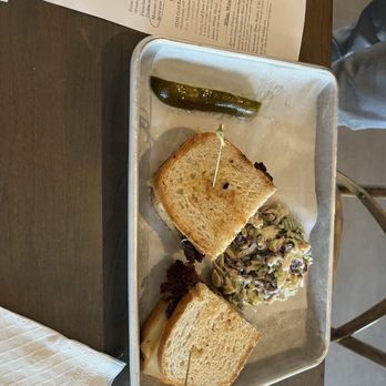 DEFIANCE RIDGE - Updated August 2025 - 378 Photos & 151 Reviews - 2711 ...