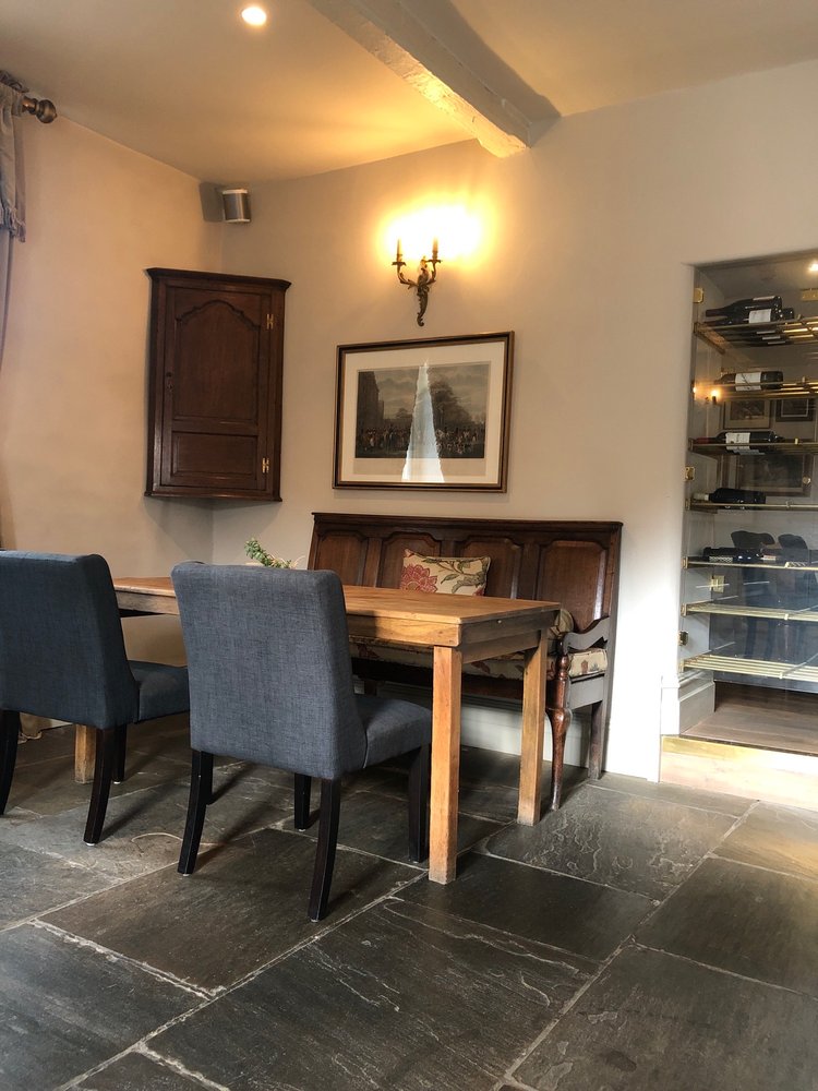 COACH & HORSES - Updated April 2025 - Main Street, Clitheroe ...