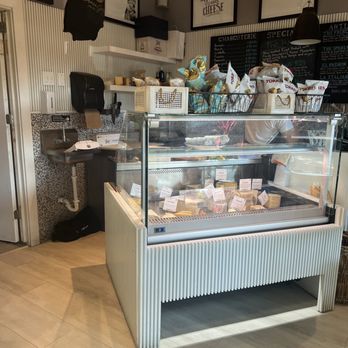 CHÈVRE - Updated December 2025 - 121 Photos & 52 Reviews - 1295 Coral ...