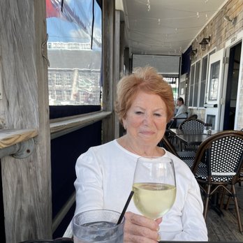 THE CHART ROOM AT CROSBY’S - Updated November 2025 - 33 Photos & 67 ...