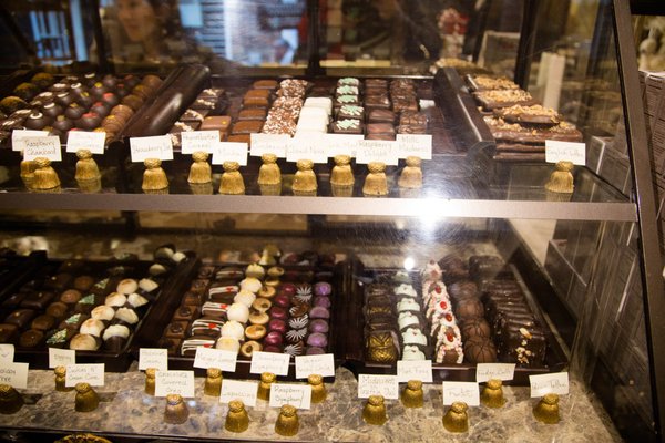 LA RUE DU CHOCOLAT - 287 Photos & 104 Reviews - 448 S Coast Hwy, Laguna ...