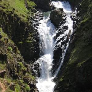 MOSIER CREEK FALLS - 33 Photos - 207 3rd Ave, Mosier, Oregon - Hiking ...
